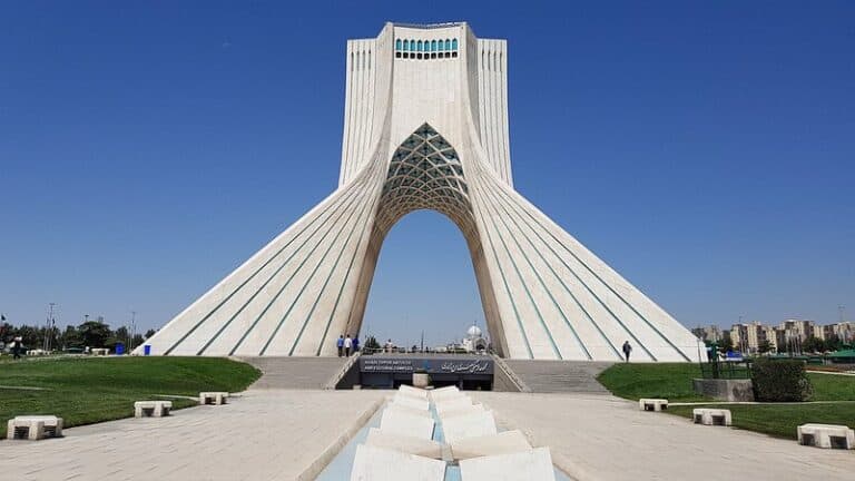 THE BEST THINGS TO DO IN TEHRAN IN 2 OR 3 DAYS - Voice of Guides